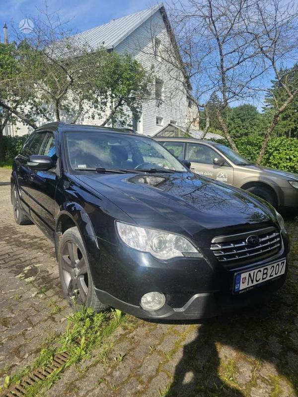 Black Subaru Outback 2008 in Utena, with an engine capacity of 2.46 L and mileage of 212 thousand km for 2750 €, photo 5 on AUTOMOTO.COM.LV