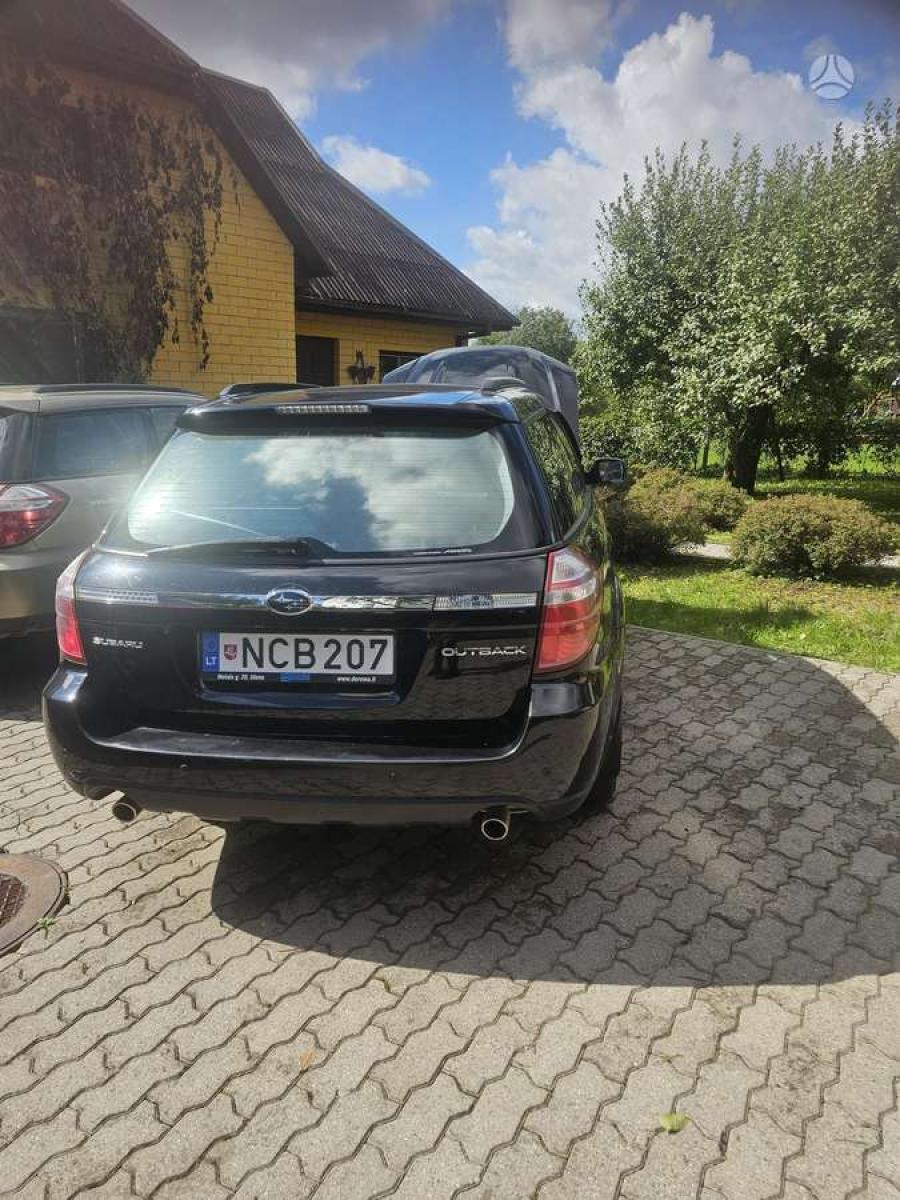Black Subaru Outback 2008 in Utena, with an engine capacity of 2.46 L and mileage of 212 thousand km for 2750 €, photo 16 on AUTOMOTO.COM.LV