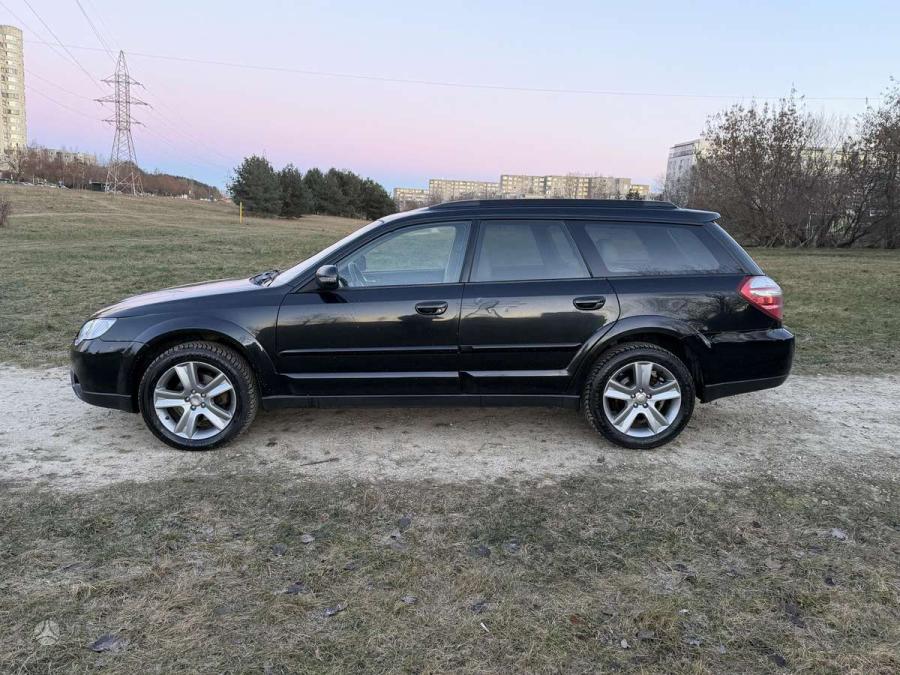 Melns Subaru Outback 2009 Viļņa, ar dzinēja tilpumu 2.46 L un nobraukumu 231 tūkst. km par 2850 €, foto 3 vietnē AUTOMOTO.COM.LV