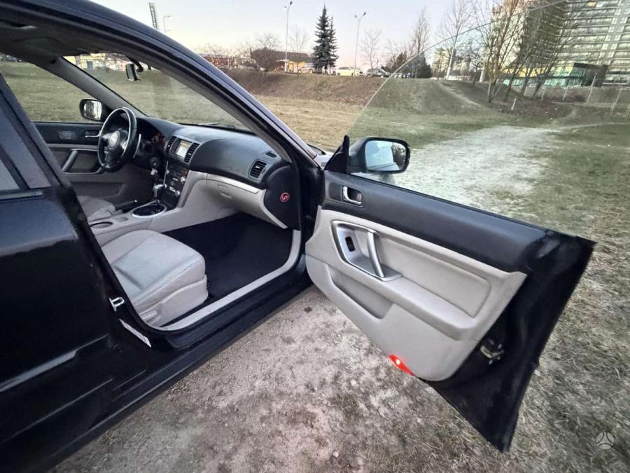 Melns Subaru Outback 2009 Viļņa, ar dzinēja tilpumu 2.46 L un nobraukumu 231 tūkst. km par 2850 €, foto 12 vietnē AUTOMOTO.COM.LV