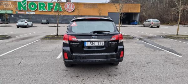 Black Subaru Outback 2010 in Prienai, with an engine capacity of 3.60 L and mileage of 246 thousand km for 9200 €, photo 5 on AUTOMOTO.COM.LV