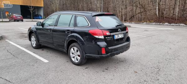 Black Subaru Outback 2010 in Prienai, with an engine capacity of 3.60 L and mileage of 246 thousand km for 9200 €, photo 6 on AUTOMOTO.COM.LV