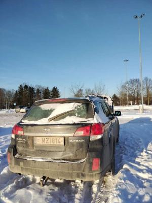 Black Subaru Outback 2010 in Kaunas, with an engine capacity of 2.50 L and mileage of 327 thousand km for 1500 €, photo 12 on AUTOMOTO.COM.LV