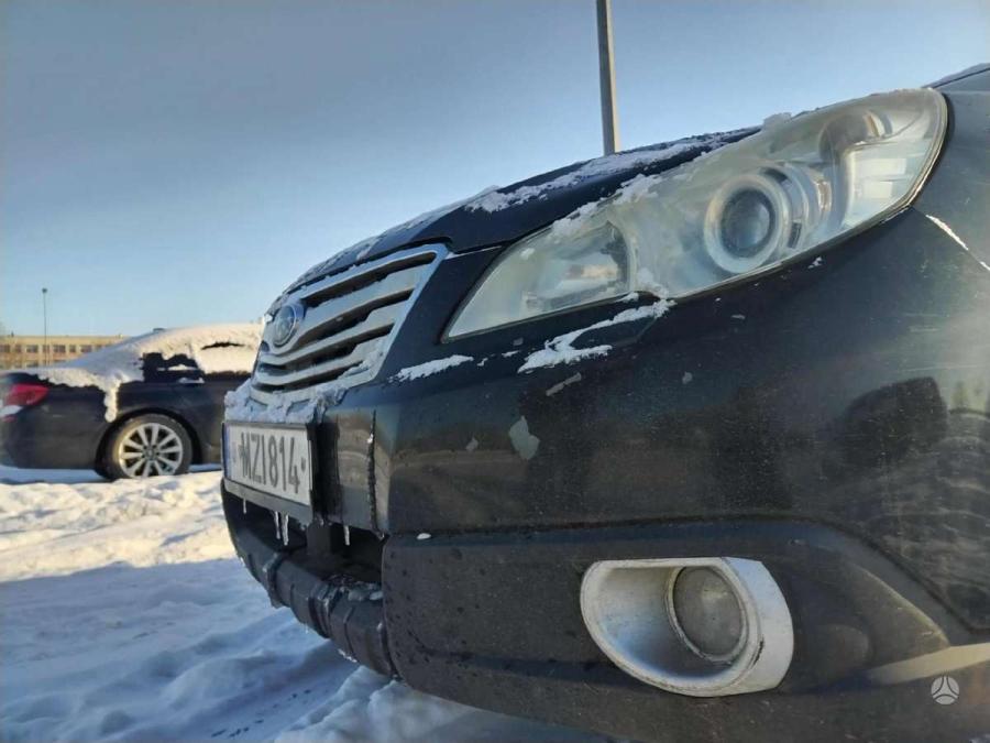 Black Subaru Outback 2010 in Kaunas, with an engine capacity of 2.50 L and mileage of 327 thousand km for 1500 €, photo 13 on AUTOMOTO.COM.LV