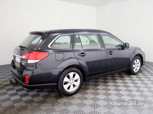 Black Subaru Outback 2010 in Tallinn, with an engine capacity of 2.00 L and mileage of 299 thousand km for 2299 €, photo 3 on AUTOMOTO.COM.LV