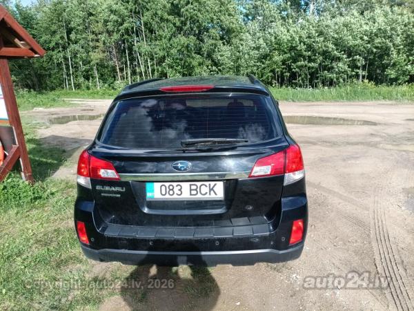 Melns Subaru Outback 2010 Tallina, ar dzinēja tilpumu 2.50 L un nobraukumu 226 tūkst. km par 4500 €, foto 4 vietnē AUTOMOTO.COM.LV