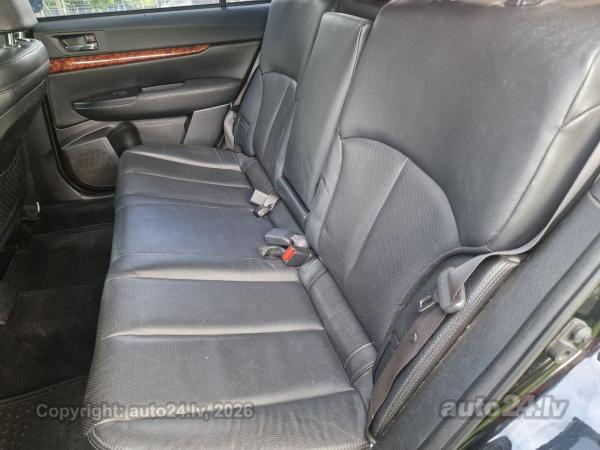 Black Subaru Outback 2010 in Tallinn, with an engine capacity of 3.60 L and mileage of 302 thousand km for 5100 €, photo 9 on AUTOMOTO.COM.LV