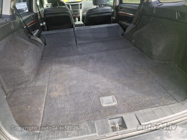 Black Subaru Outback 2010 in Tallinn, with an engine capacity of 3.60 L and mileage of 302 thousand km for 5100 €, photo 10 on AUTOMOTO.COM.LV