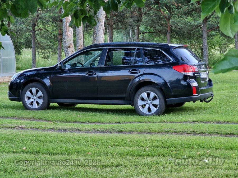 Melns Subaru Outback 2010 Tallina, ar dzinēja tilpumu 3.60 L un nobraukumu 302 tūkst. km par 5100 €, foto 5 vietnē AUTOMOTO.COM.LV