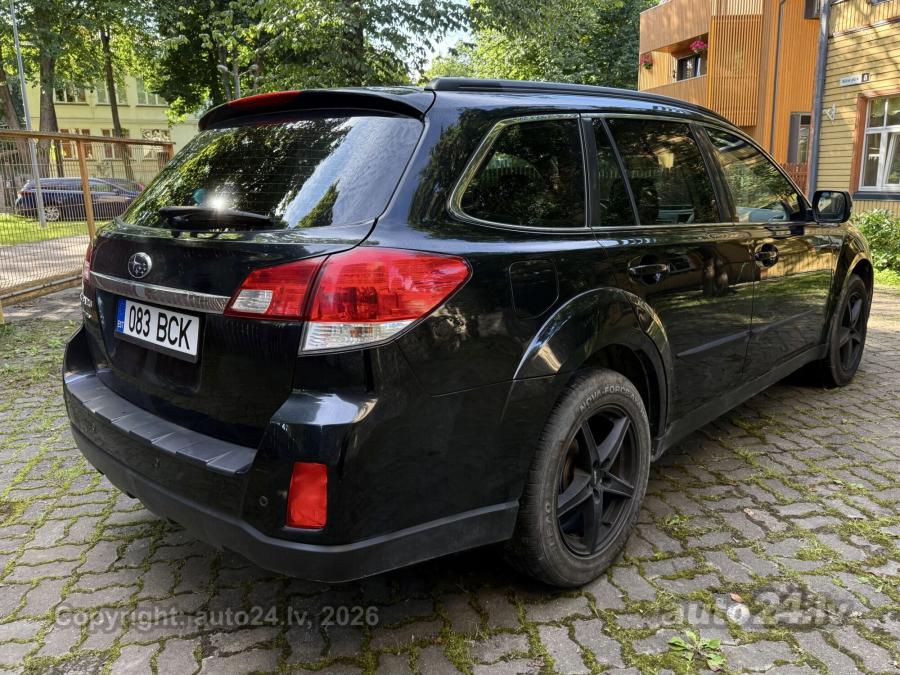 Black Subaru Outback 2010 in Tallinn, with an engine capacity of 2.50 L and mileage of 229 thousand km for 4999 €, photo 4 on AUTOMOTO.COM.LV