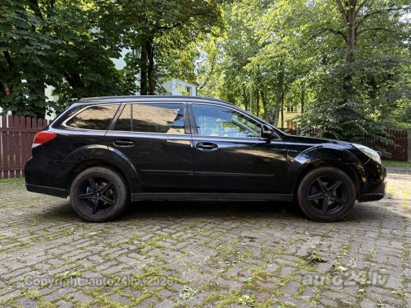Melns Subaru Outback 2010 Tallina, ar dzinēja tilpumu 2.50 L un nobraukumu 229 tūkst. km par 4999 €, foto 4 vietnē AUTOMOTO.COM.LV
