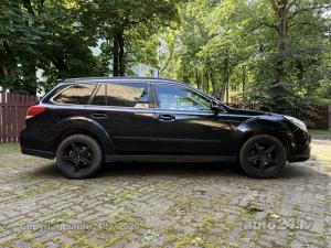 Black Subaru Outback 2010 in Tallinn, with an engine capacity of 2.50 L and mileage of 229 thousand km for 4999 €, photo 5 on AUTOMOTO.COM.LV