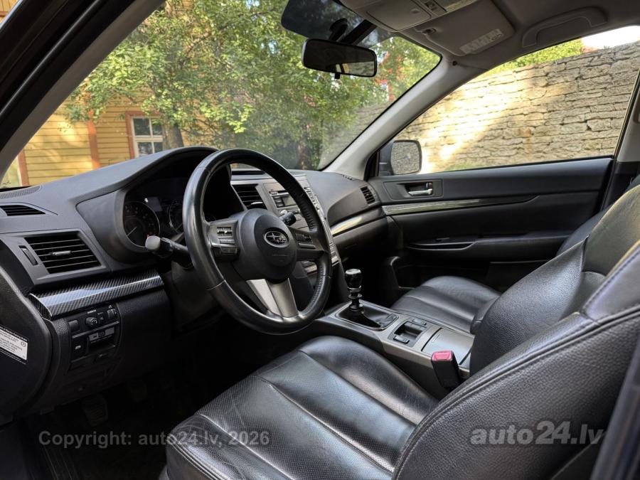 Black Subaru Outback 2010 in Tallinn, with an engine capacity of 2.50 L and mileage of 229 thousand km for 4999 €, photo 7 on AUTOMOTO.COM.LV