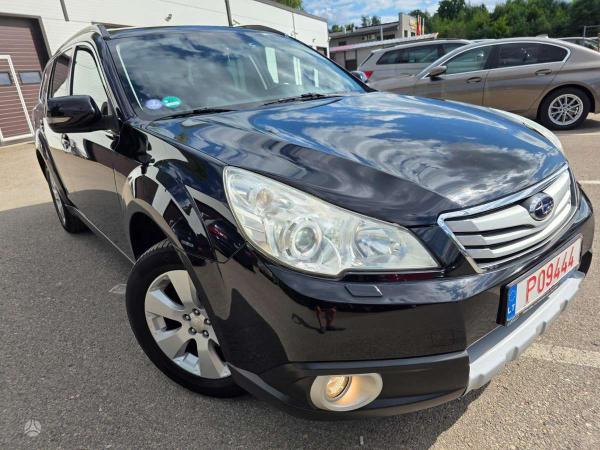 Black Subaru Outback 2010 in Utena, with an engine capacity of 2.46 L and mileage of 201 thousand km for 7950 €, photo 1 on AUTOMOTO.COM.LV