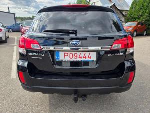Black Subaru Outback 2010 in Utena, with an engine capacity of 2.46 L and mileage of 201 thousand km for 7950 €, photo 5 on AUTOMOTO.COM.LV