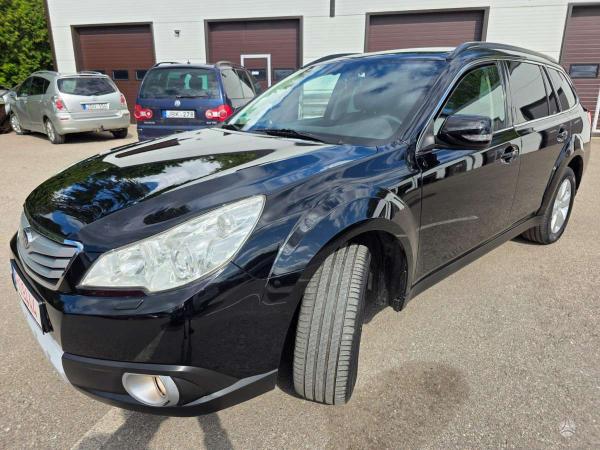 Black Subaru Outback 2010 in Utena, with an engine capacity of 2.46 L and mileage of 201 thousand km for 7950 €, photo 7 on AUTOMOTO.COM.LV