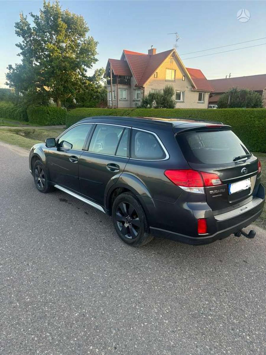 Черный Субару Аутбек 2010 в Лаздияй, объемом двигателя 2.46 л и пробегом 279 тыс. км за 4950 €, фото 7 на AUTOMOTO.COM.LV