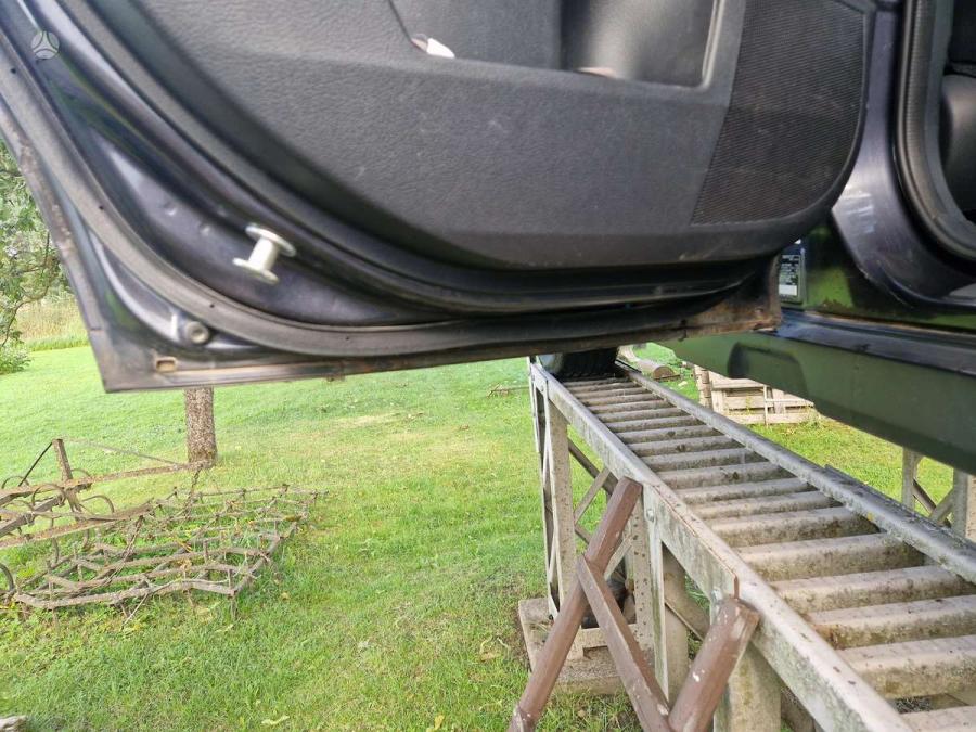 Black Subaru Outback 2010 in Utena, with an engine capacity of 3.63 L and mileage of 241 thousand km for 4800 €, photo 15 on AUTOMOTO.COM.LV