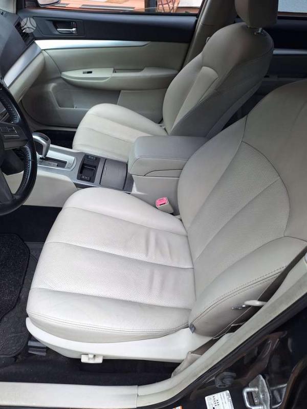 Subaru Outback 2010 Viļņa vietnē Melns Subaru Outback 2010 Viļņa, ar dzinēja tilpumu 2.46 L un nobraukumu 160 tūkst. km par 5200 €, foto 9 vietnē AUTOMOTO.COM.LV