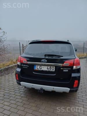 Melns Subaru Outback 2011 Gulbene, ar dzinēja tilpumu 2.00 L un nobraukumu 341 tūkst. km par 5600 €, foto 5 vietnē AUTOMOTO.COM.LV