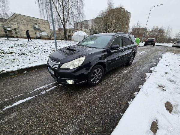 Black Subaru Outback 2011 in Vilnius, with an engine capacity of 2.00 L and mileage of 280 thousand km for 2650 €, photo 1 on AUTOMOTO.COM.LV