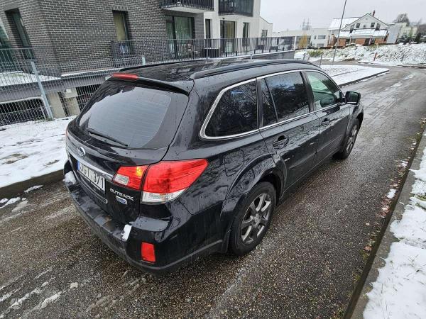Black Subaru Outback 2011 in Vilnius, with an engine capacity of 2.00 L and mileage of 280 thousand km for 2650 €, photo 6 on AUTOMOTO.COM.LV