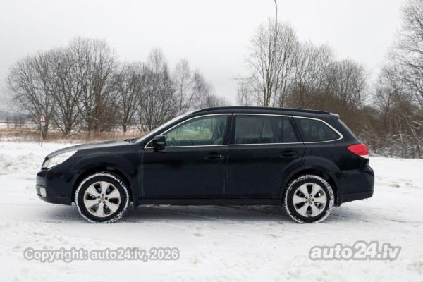 Black Subaru Outback 2011 in Tallinn, with an engine capacity of 2.50 L and mileage of 255 thousand km for 4750 €, photo 5 on AUTOMOTO.COM.LV