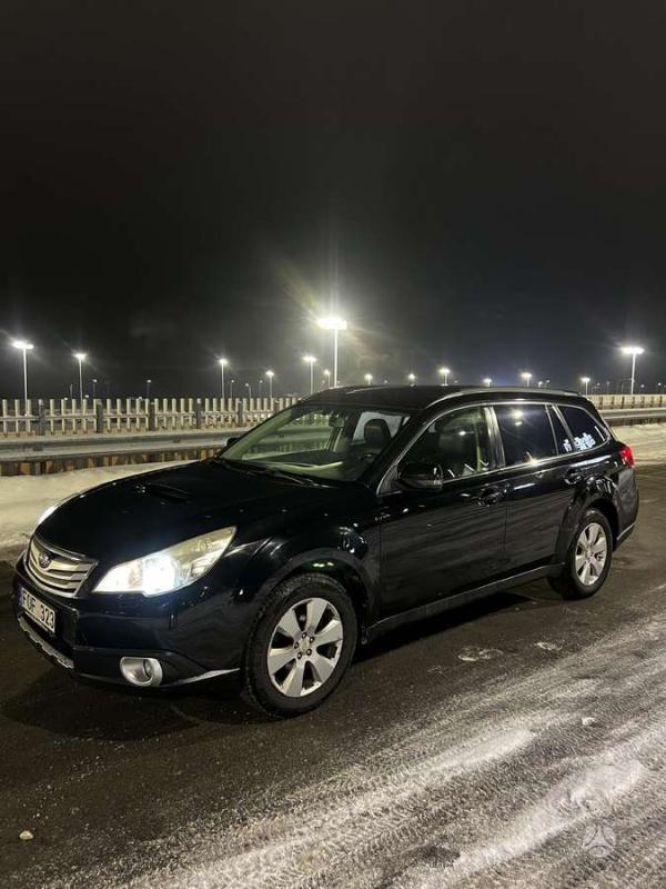 Melns Subaru Outback 2011 Viļņa, ar dzinēja tilpumu 2.00 L un nobraukumu 346 tūkst. km par 2250 €, foto 1 vietnē AUTOMOTO.COM.LV