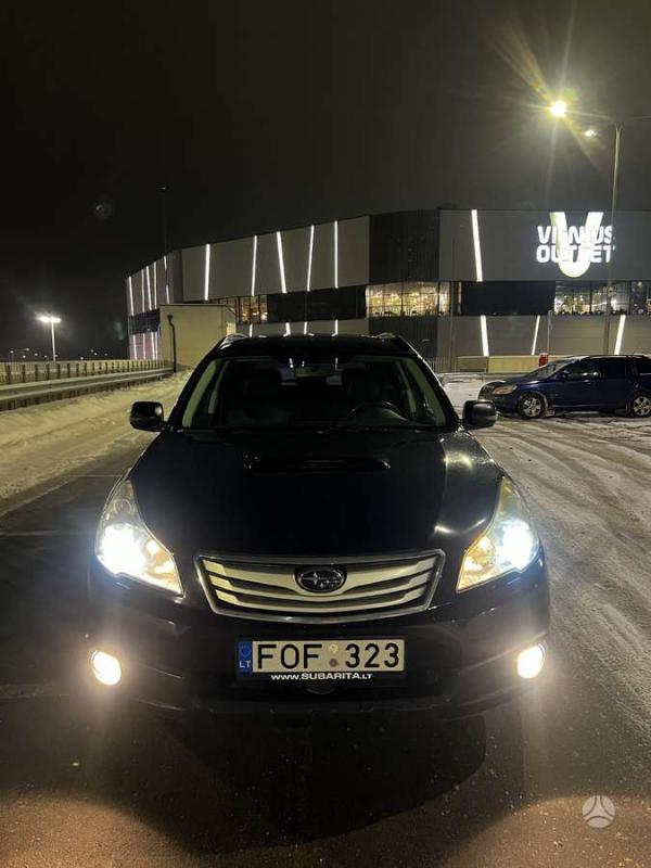 Melns Subaru Outback 2011 Viļņa, ar dzinēja tilpumu 2.00 L un nobraukumu 346 tūkst. km par 2250 €, foto 2 vietnē AUTOMOTO.COM.LV