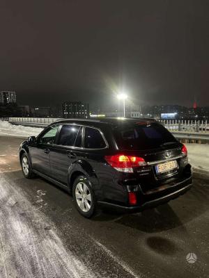 Black Subaru Outback 2011 in Vilnius, with an engine capacity of 2.00 L and mileage of 346 thousand km for 2250 €, photo 6 on AUTOMOTO.COM.LV