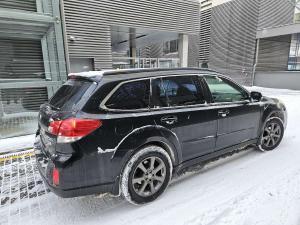 Black Subaru Outback 2011 in Vilnius, with an engine capacity of 2.00 L and mileage of 280 thousand km for 2650 €, photo 3 on AUTOMOTO.COM.LV