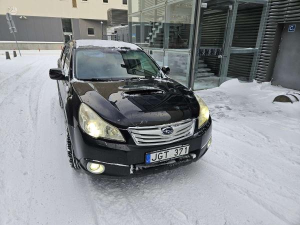 Black Subaru Outback 2011 in Vilnius, with an engine capacity of 2.00 L and mileage of 280 thousand km for 2650 €, photo 5 on AUTOMOTO.COM.LV