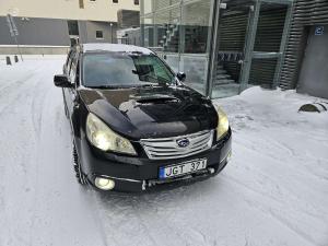Black Subaru Outback 2011 in Vilnius, with an engine capacity of 2.00 L and mileage of 280 thousand km for 2650 €, photo 5 on AUTOMOTO.COM.LV