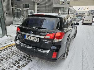 Black Subaru Outback 2011 in Vilnius, with an engine capacity of 2.00 L and mileage of 280 thousand km for 2650 €, photo 6 on AUTOMOTO.COM.LV