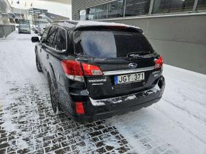 Black Subaru Outback 2011 in Vilnius, with an engine capacity of 2.00 L and mileage of 280 thousand km for 2650 €, photo 7 on AUTOMOTO.COM.LV