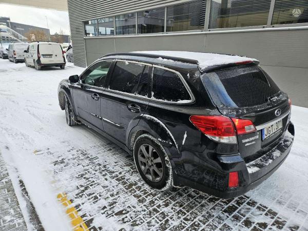 Black Subaru Outback 2011 in Vilnius, with an engine capacity of 2.00 L and mileage of 280 thousand km for 2650 €, photo 8 on AUTOMOTO.COM.LV