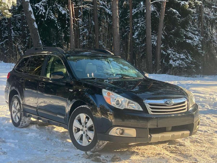 Melns Subaru Outback 2011 Viļņa, ar dzinēja tilpumu 3.60 L un nobraukumu 303 tūkst. km par 5300 €, foto 1 vietnē AUTOMOTO.COM.LV
