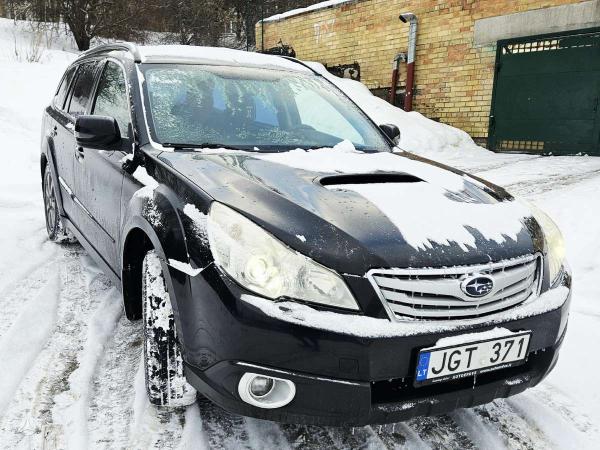 Black Subaru Outback 2011 in Vilnius, with an engine capacity of 2.00 L and mileage of 280 thousand km for 2700 €, photo 5 on AUTOMOTO.COM.LV