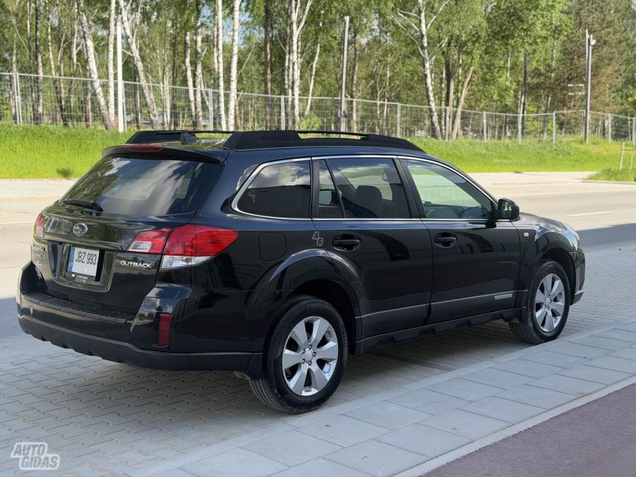 Black Subaru Outback 2011 in Vilnius, with an engine capacity of 2.50 L and mileage of 340 thousand km for 6500 €, photo 3 on AUTOMOTO.COM.LV