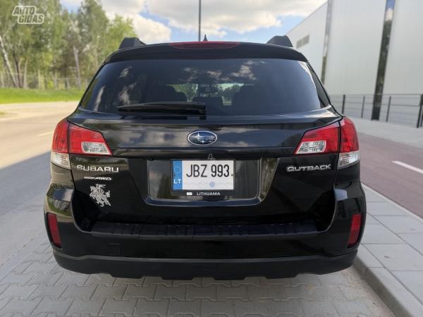 Black Subaru Outback 2011 in Vilnius, with an engine capacity of 2.50 L and mileage of 340 thousand km for 6500 €, photo 6 on AUTOMOTO.COM.LV