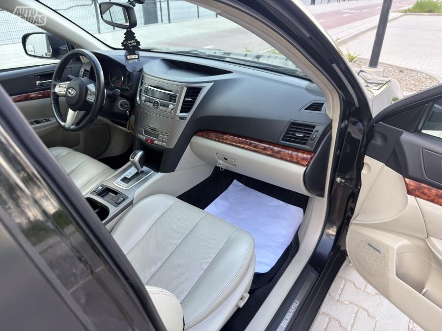 Black Subaru Outback 2011 in Vilnius, with an engine capacity of 2.50 L and mileage of 340 thousand km for 6500 €, photo 30 on AUTOMOTO.COM.LV