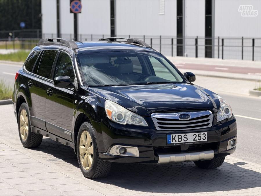 Black Subaru Outback 2011 in Vilnius, with an engine capacity of 2.50 L and mileage of 318 thousand km for 5250 €, photo 5 on AUTOMOTO.COM.LV