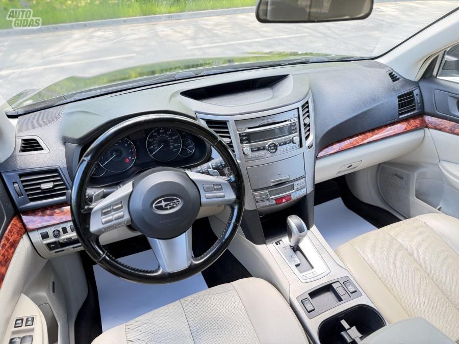 Black Subaru Outback 2011 in Vilnius, with an engine capacity of 2.50 L and mileage of 318 thousand km for 5250 €, photo 17 on AUTOMOTO.COM.LV