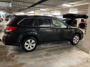 Melns Subaru Outback 2011 Jelgava, ar dzinēja tilpumu 2.50 L un nobraukumu 348 tūkst. km par 4250 €, foto  vietnē AUTOMOTO.COM.LV