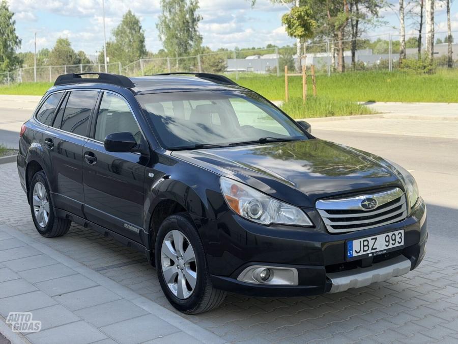 Black Subaru Outback 2011 in Vilnius, with an engine capacity of 2.50 L and mileage of 300 thousand km for 5150 €, photo 14 on AUTOMOTO.COM.LV