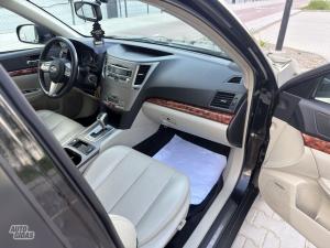 Black Subaru Outback 2011 in Vilnius, with an engine capacity of 2.50 L and mileage of 300 thousand km for 5150 €, photo 28 on AUTOMOTO.COM.LV