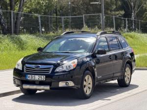 Black Subaru Outback 2011 in Vilnius, with an engine capacity of 2.50 L and mileage of 319 thousand km for 4550 €, photo 4 on AUTOMOTO.COM.LV