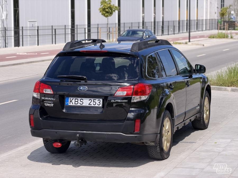 Black Subaru Outback 2011 in Vilnius, with an engine capacity of 2.50 L and mileage of 319 thousand km for 4550 €, photo 12 on AUTOMOTO.COM.LV