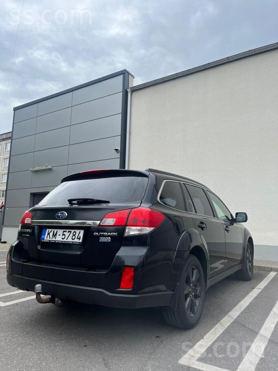 Black Subaru Outback 2011 in Riga, with an engine capacity of 2.00 L and mileage of 296 thousand km for 3100 €, photo 11 on AUTOMOTO.COM.LV