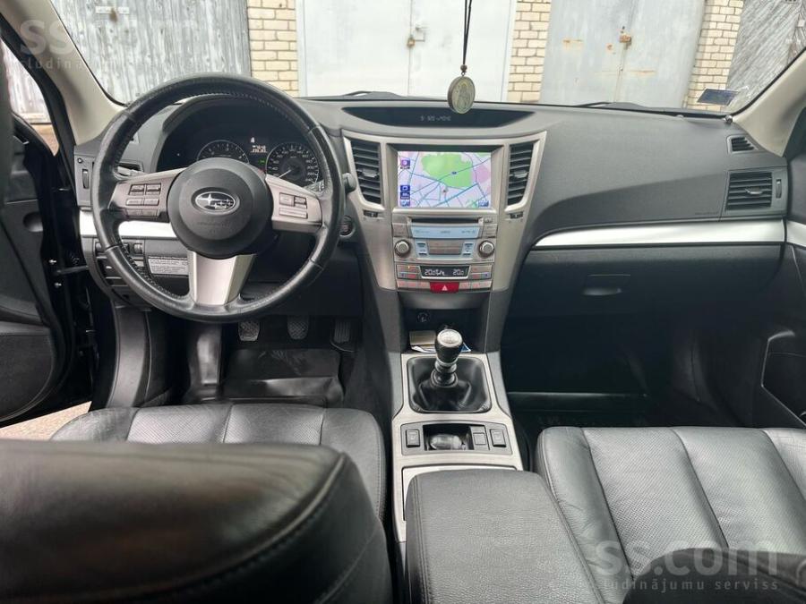 Black Subaru Outback 2011 in Riga, with an engine capacity of 2.00 L and mileage of 296 thousand km for 3100 €, photo 24 on AUTOMOTO.COM.LV
